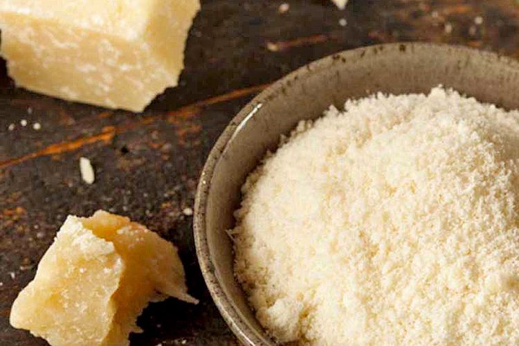 Parmigiano Reggiano DOP Grattugiato - Prodotti - Pellegrino Formaggi S ...